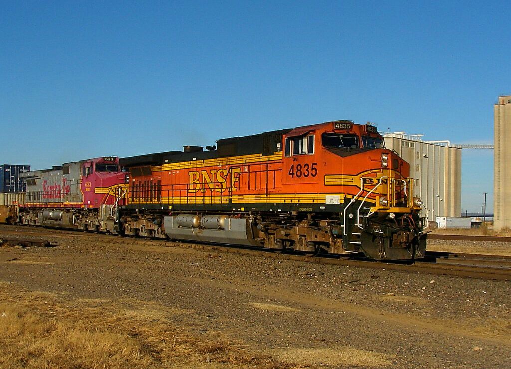 BNSF 4835